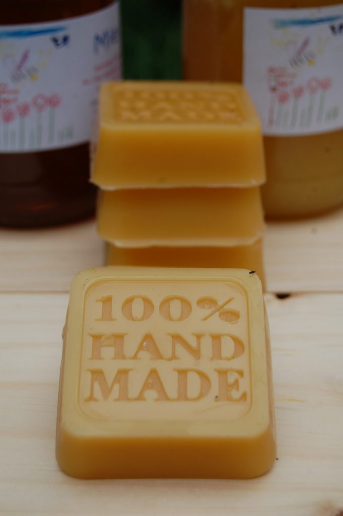 Cire d’abeille – Qualité alimentaire – 40g – API Tybou – Miel & Cire de ...